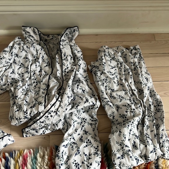 petite plume | Pajamas | Petite Plume Flower Pajama Set Pattern Not ...